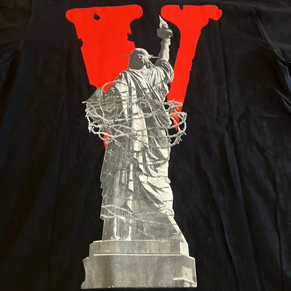 VLONE | Shirts | Vlone Tshirt Size L Statue Of Liberty X Barbwire ...